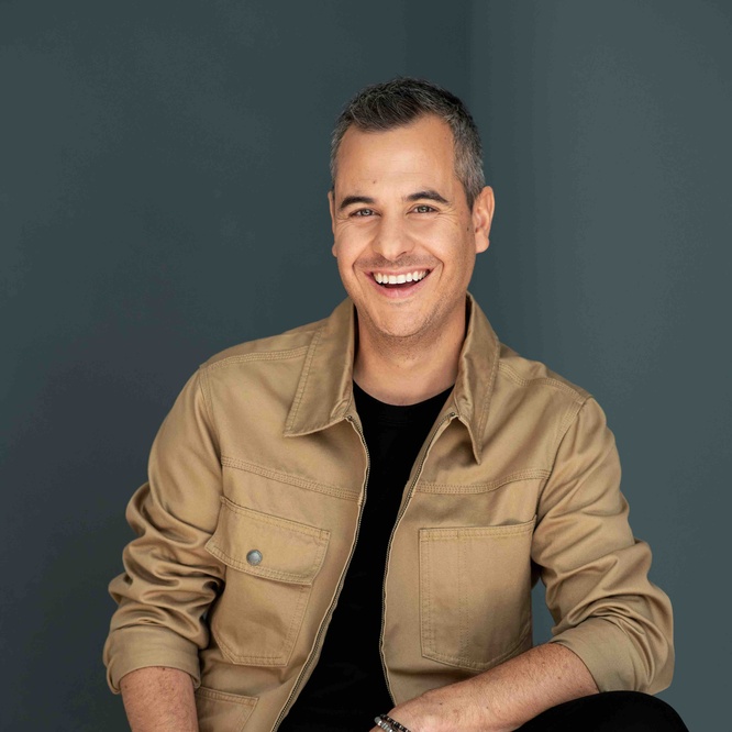 Pierre Hébert - Comédien, Animateur, Auteur | Qui Joue Qui