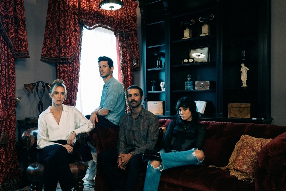 In Memoriam - Série | Qui Joue Qui