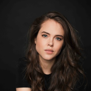 Carla Turcotte - Comédienne | Qui Joue Qui