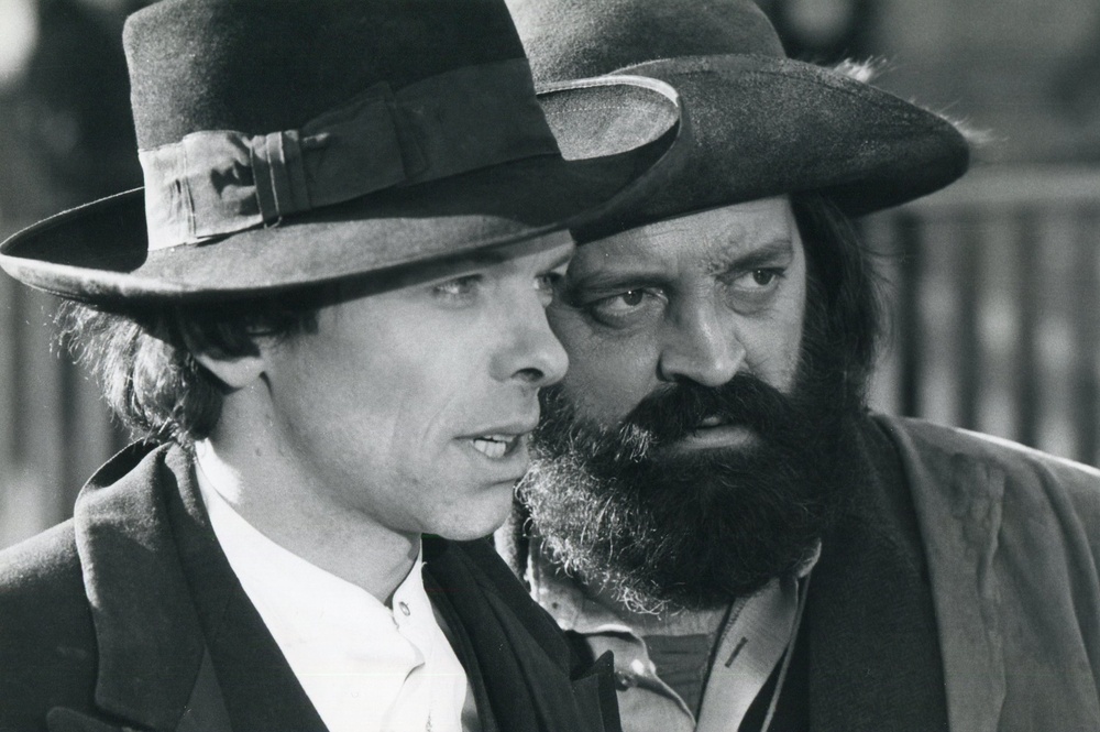 Riel - Série | Qui Joue Qui