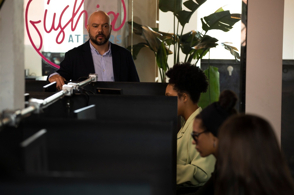 Justin Laramée - Comédien | Qui Joue Qui