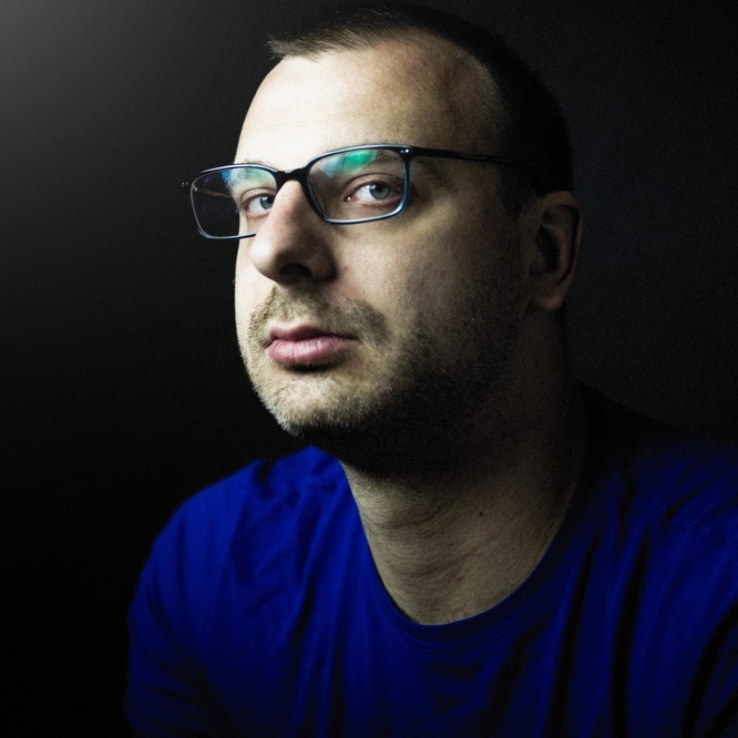 Thomas Levac - Auteur | Qui Joue Qui